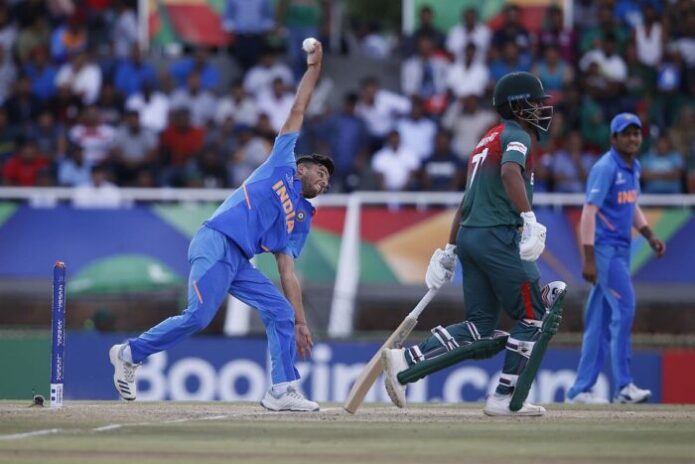 What are the Different types of bowling in cricket?