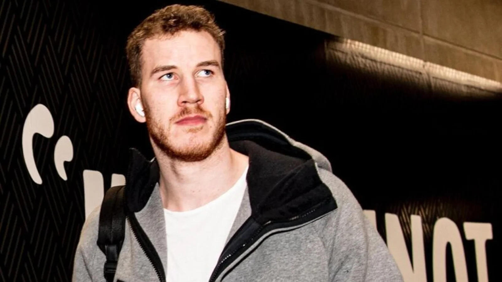 Jakob Poeltl Net Worth 2024, NBA Salary, Endorsements, Houses, Car ...