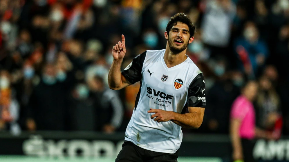 Wolves sign Goncalo Guedes!